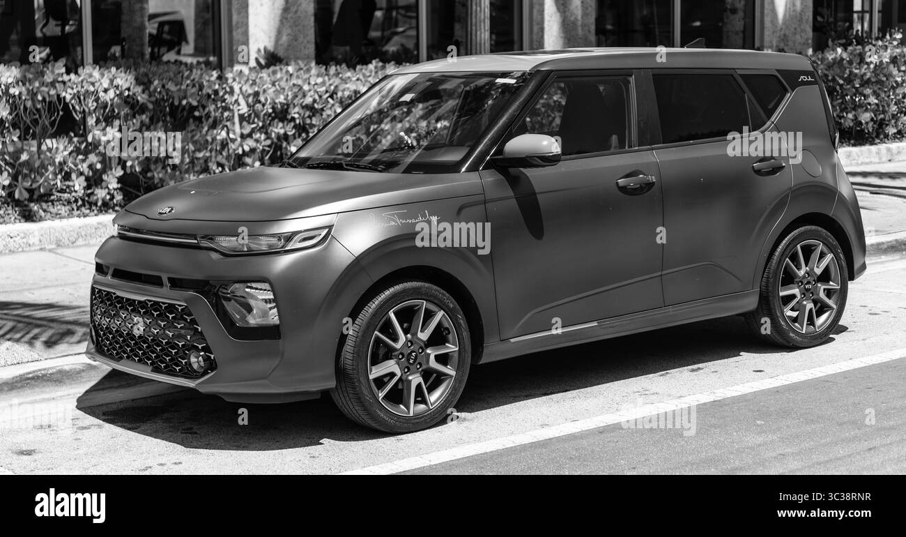 Miami Beach, Florida USA - June 5, 2024: Kia soul pink in ocean drive ...