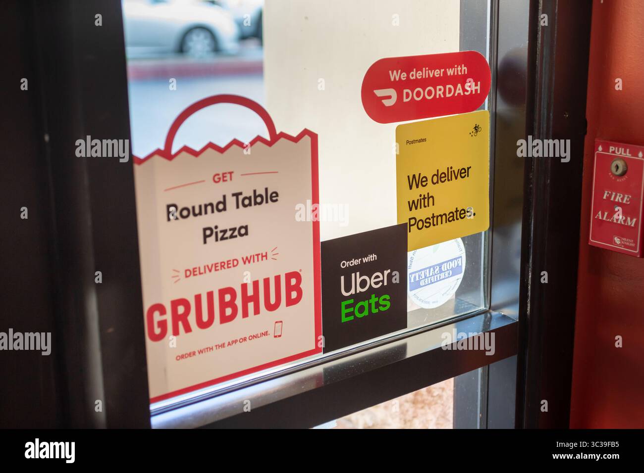 Restaurant window sticker hi-res stock photography and images - Alamy