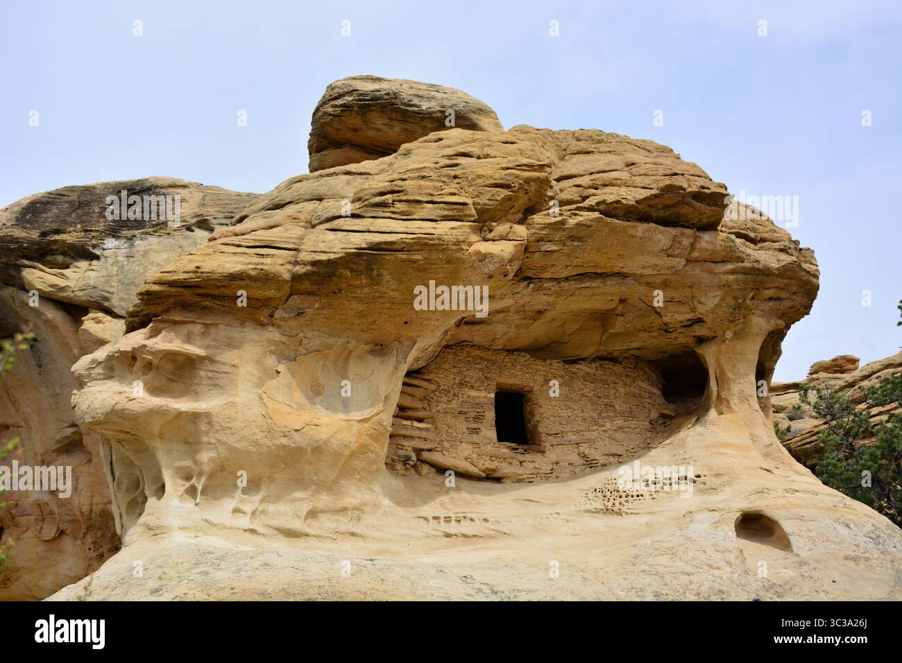 Collet top arch ruin hi-res stock photography and images - Alamy