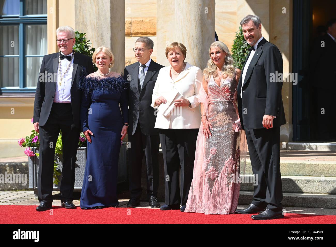 From left: Mayor Thomas Ebersberger with his wife Joachim Sauer, Angela ...