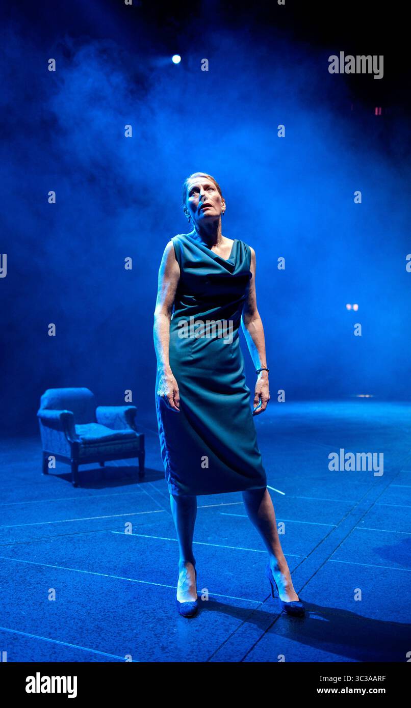 Geraldine james as you like it hi-res stock photography and images - Alamy