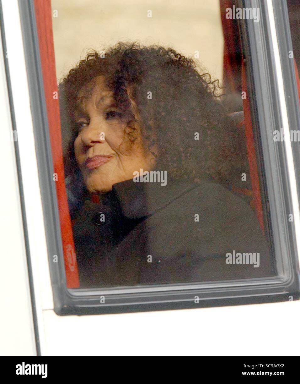 Cleo laine frank sinatra hi-res stock photography and images - Alamy