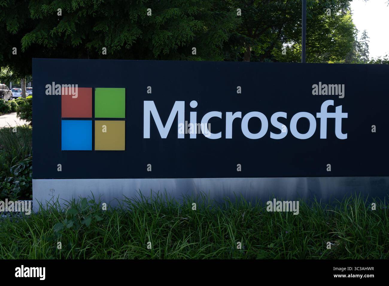 Microsoft redmond exterior hi-res stock photography and images - Alamy