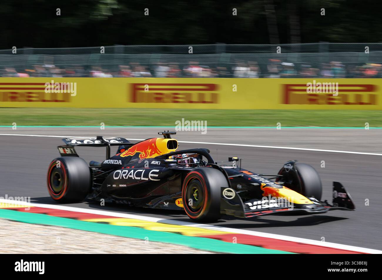 #1 Max Verstappen (NLD) Oracle Red Bull Racing (AUT) Red Bull RB21 ...