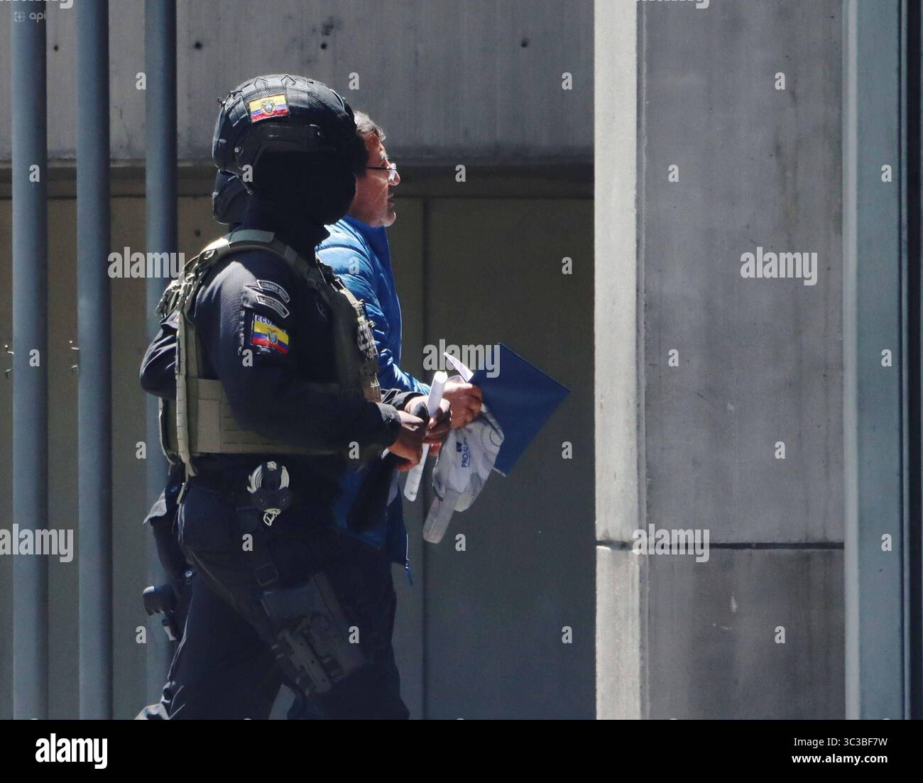 SANTIAGO DIAZ AT THE GENERAL PROSECUTORS OFFICE Quito, Friday, July 25 ...