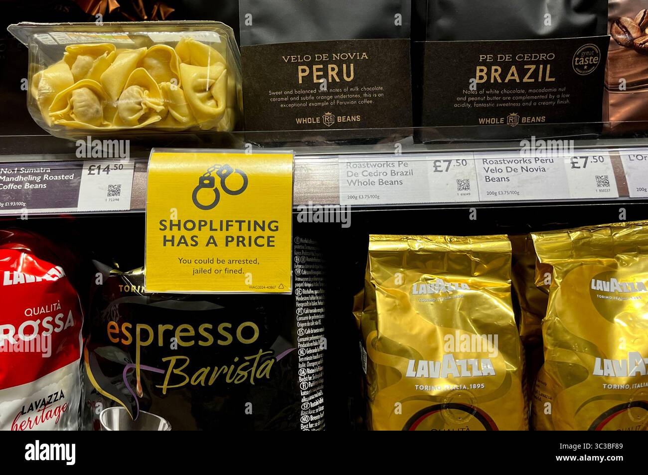 Theft from a shop london uk hi-res stock photography and images - Alamy