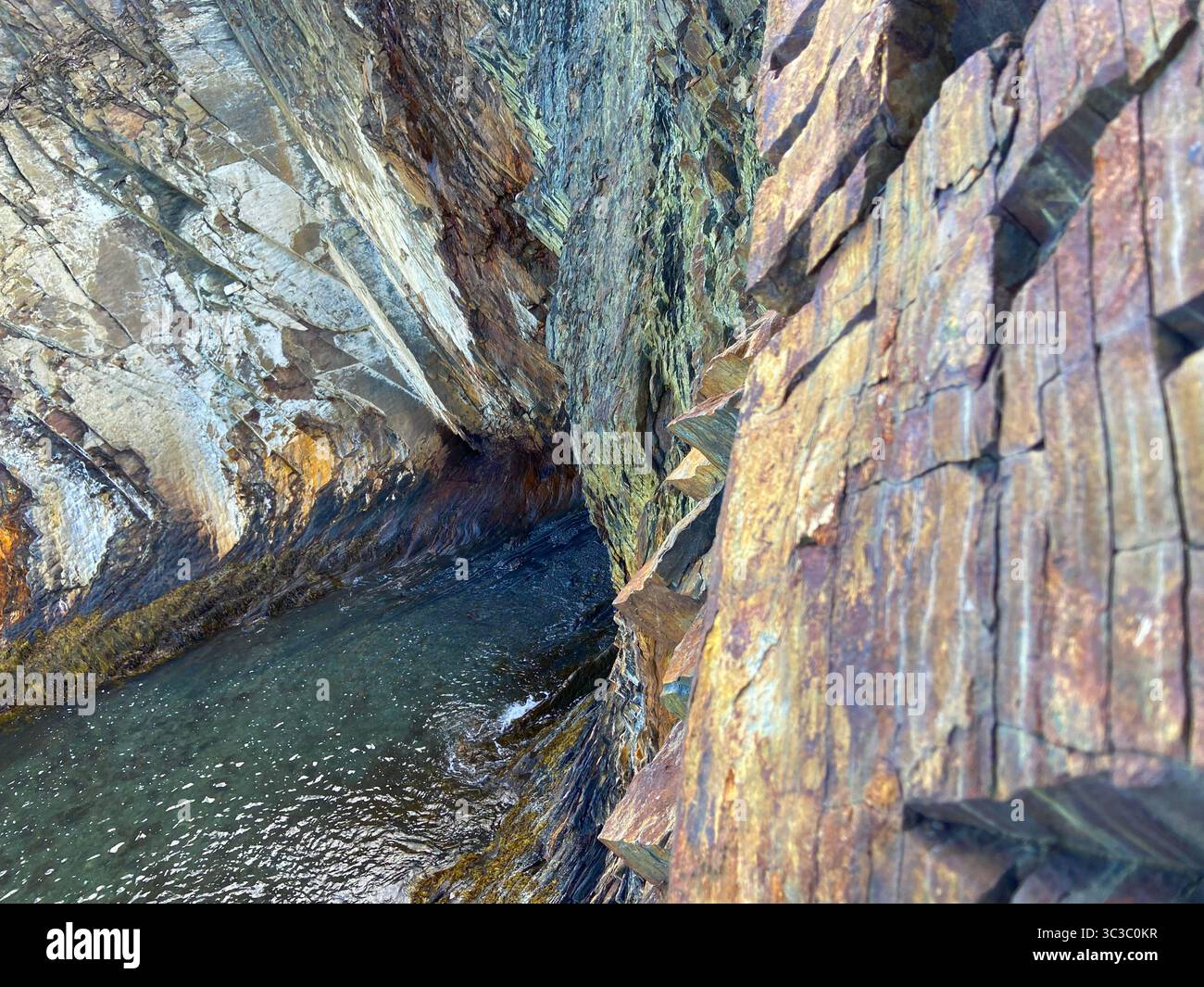 Coastal rock formation hi-res stock photography and images - Alamy