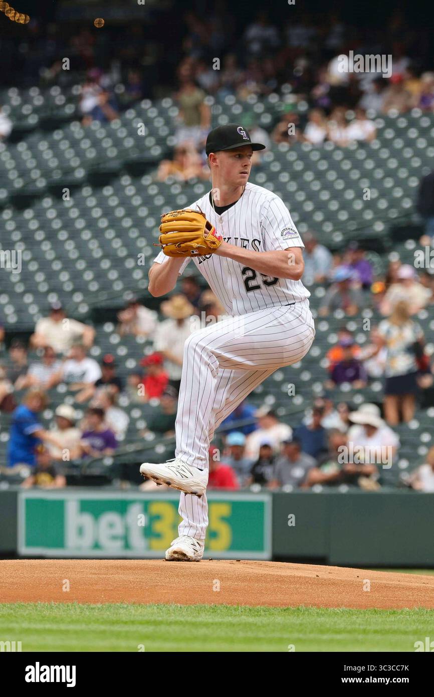 Colorado Rockies pitcher Tanner Gordon (29) warms up in an MLB game against the St. Louis ...