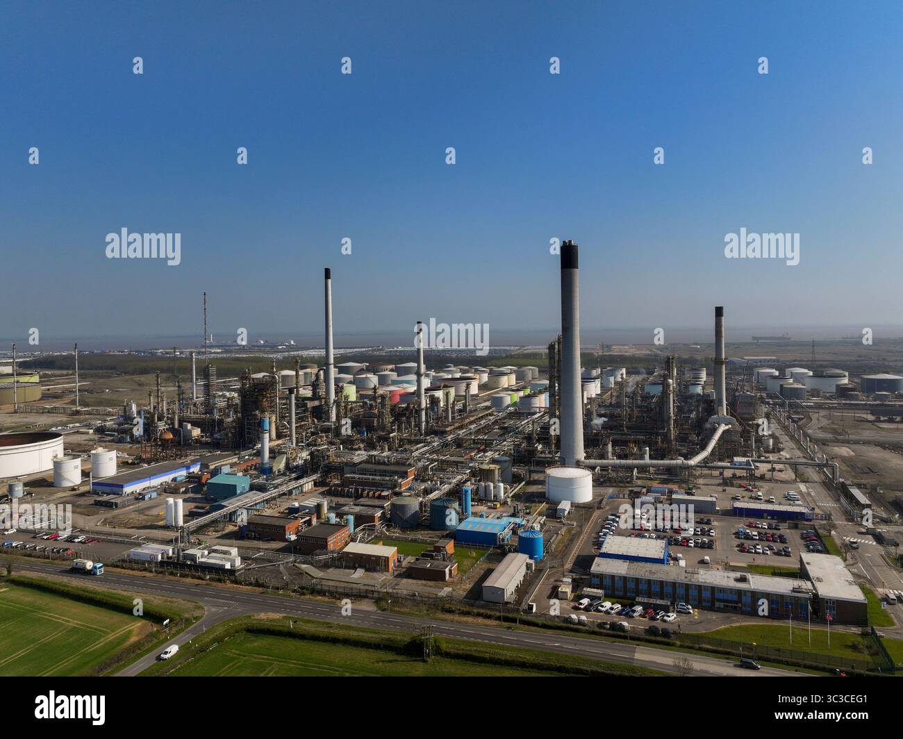 Drone refinery view hi-res stock photography and images - Alamy