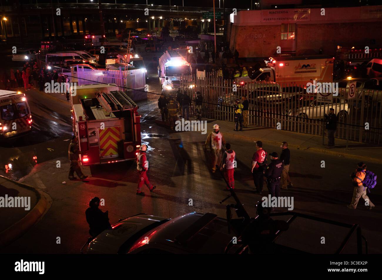 Emergency teams meet at Edificio A, Puerto Fronterizo 2, Ciudad Juarez ...