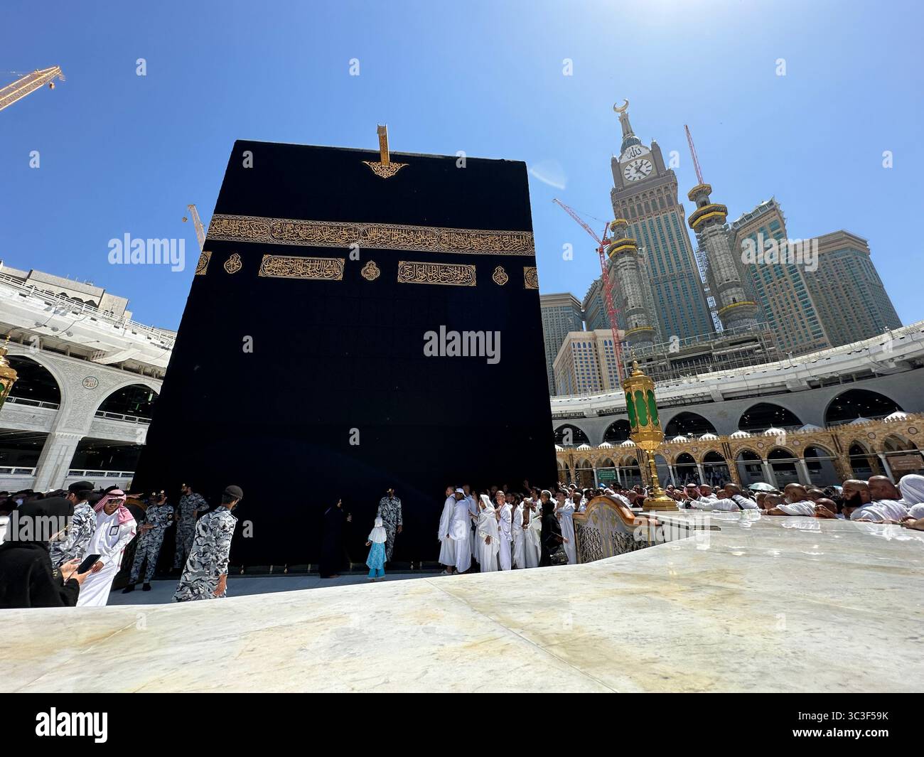 Mecca Saudi Arabia - April 1 2025: Crowded people in Al Kaaba in Al ...