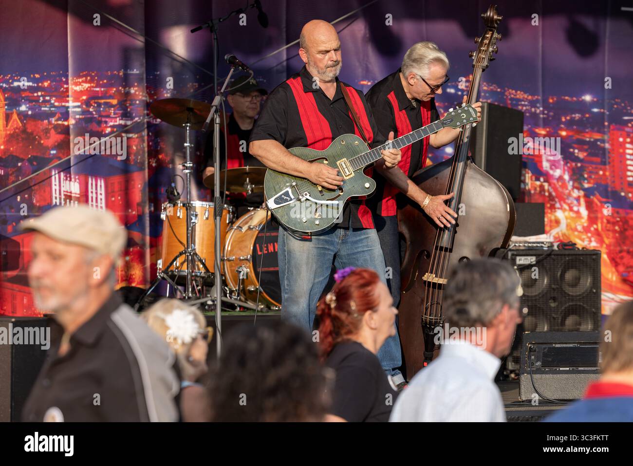 Retro fifties 50s band hi-res stock photography and images - Alamy