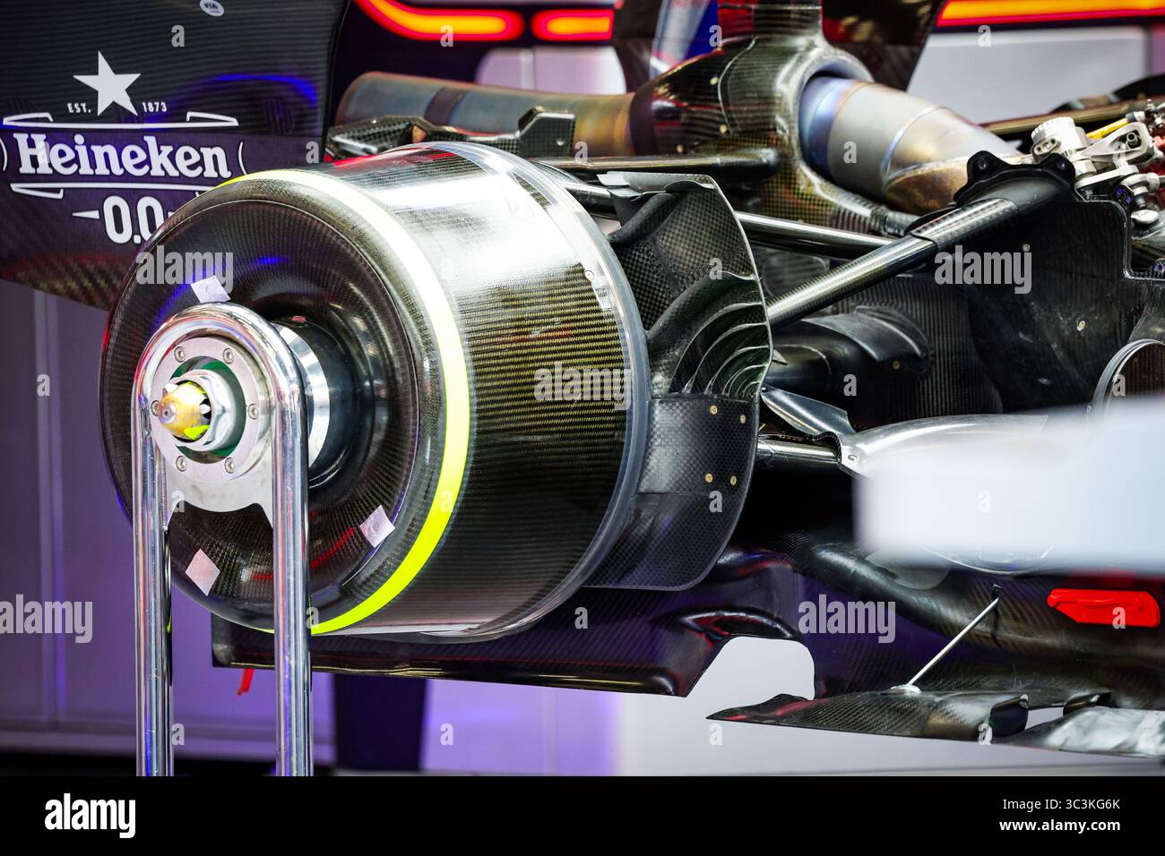 Red Bull Racing RB21, mechanical detail of the rear wheel hub and brake ...