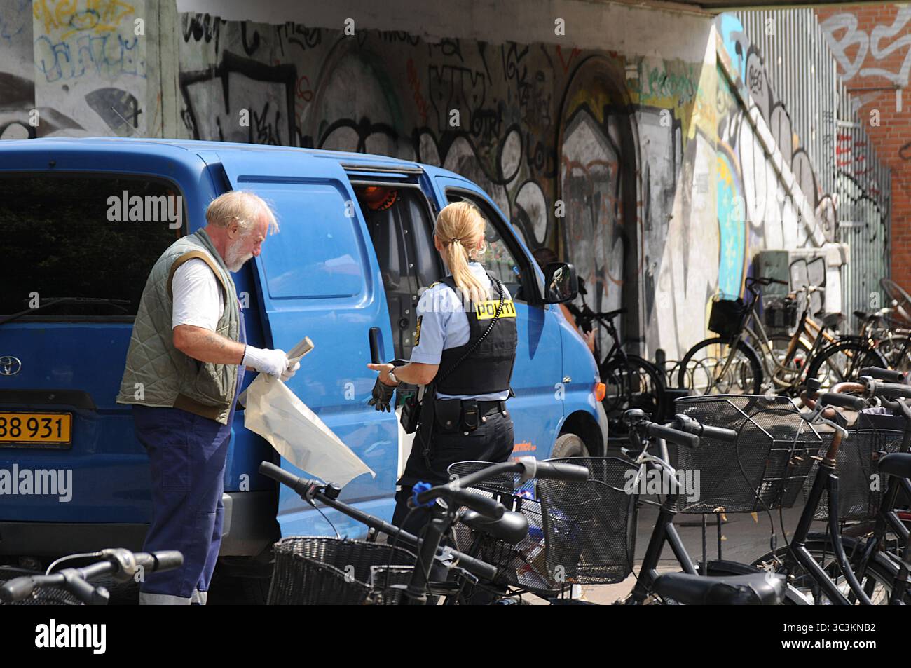 Copenhagen/Denmark 15.JULY 2018 .Dansh police take away street vandors ...