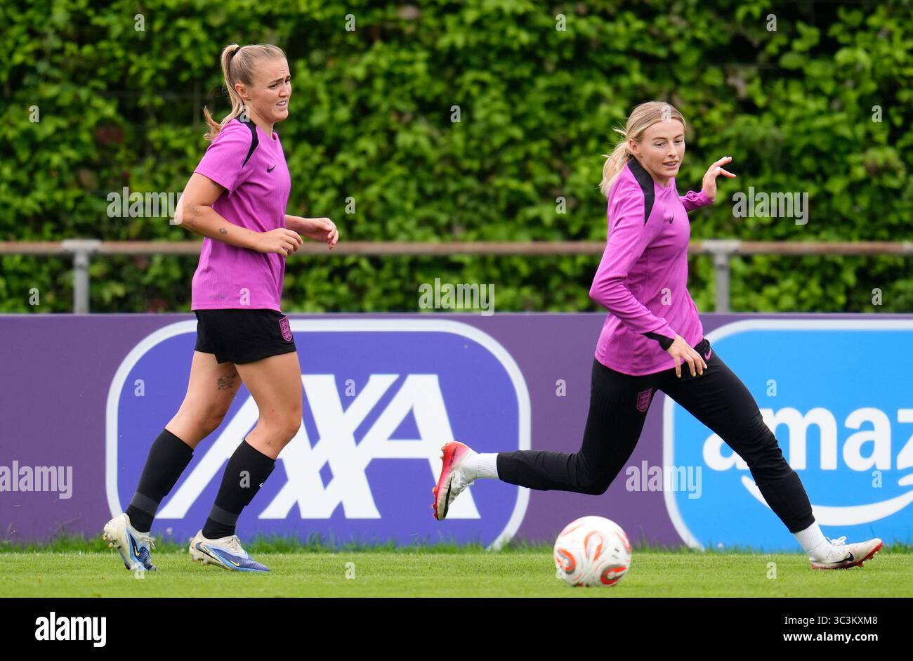 England's Georgia Stanway (left) and Chloe Kelly during a training ...