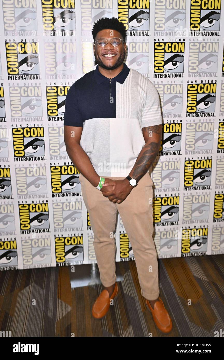 Maxwell Theodore Vivian beim Photocall zur Amazon Prime Video Serie ...