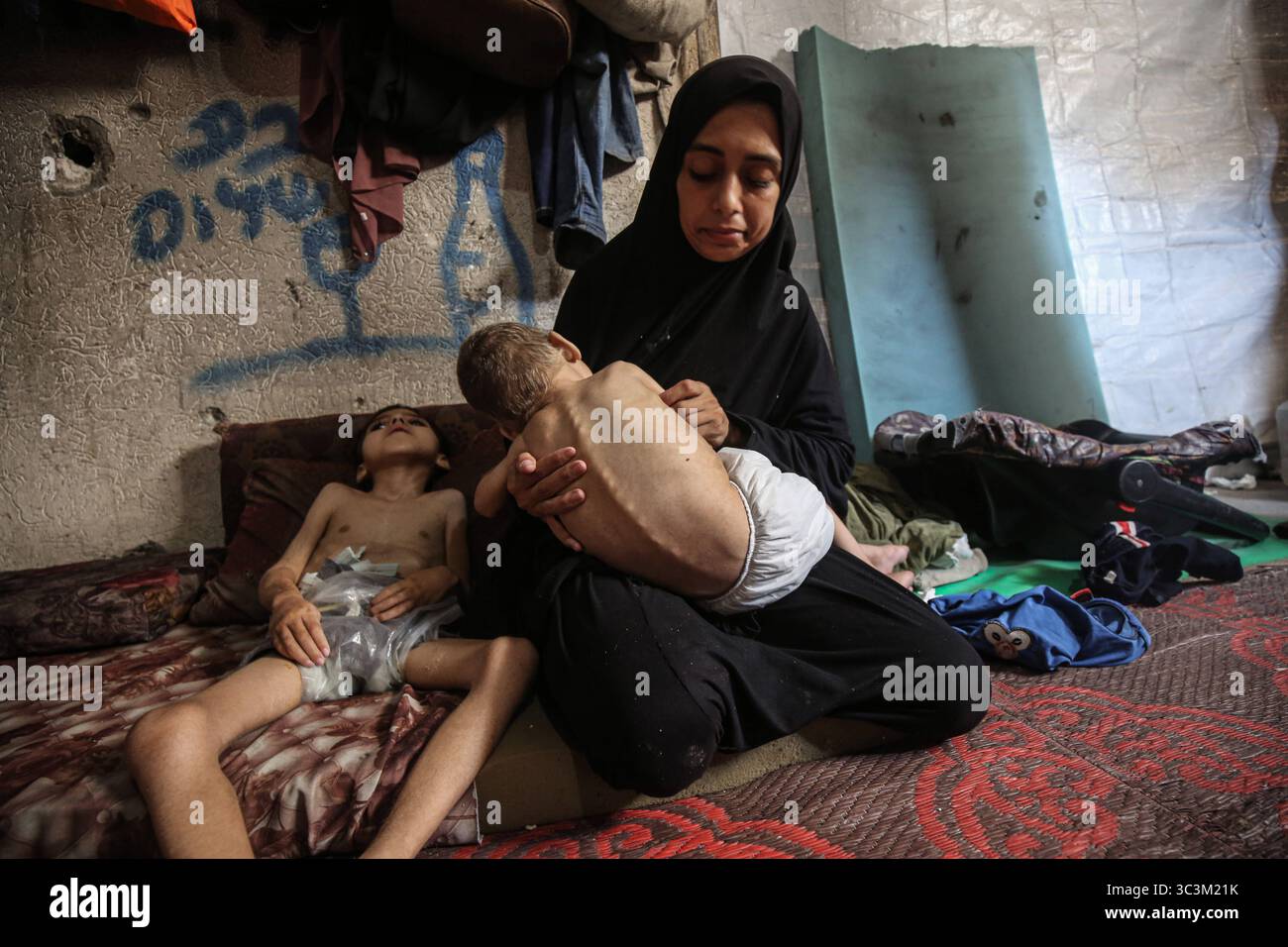 The two brothers, Youssef Abdel Rahman Matar 6 years old and Amir Abdel ...