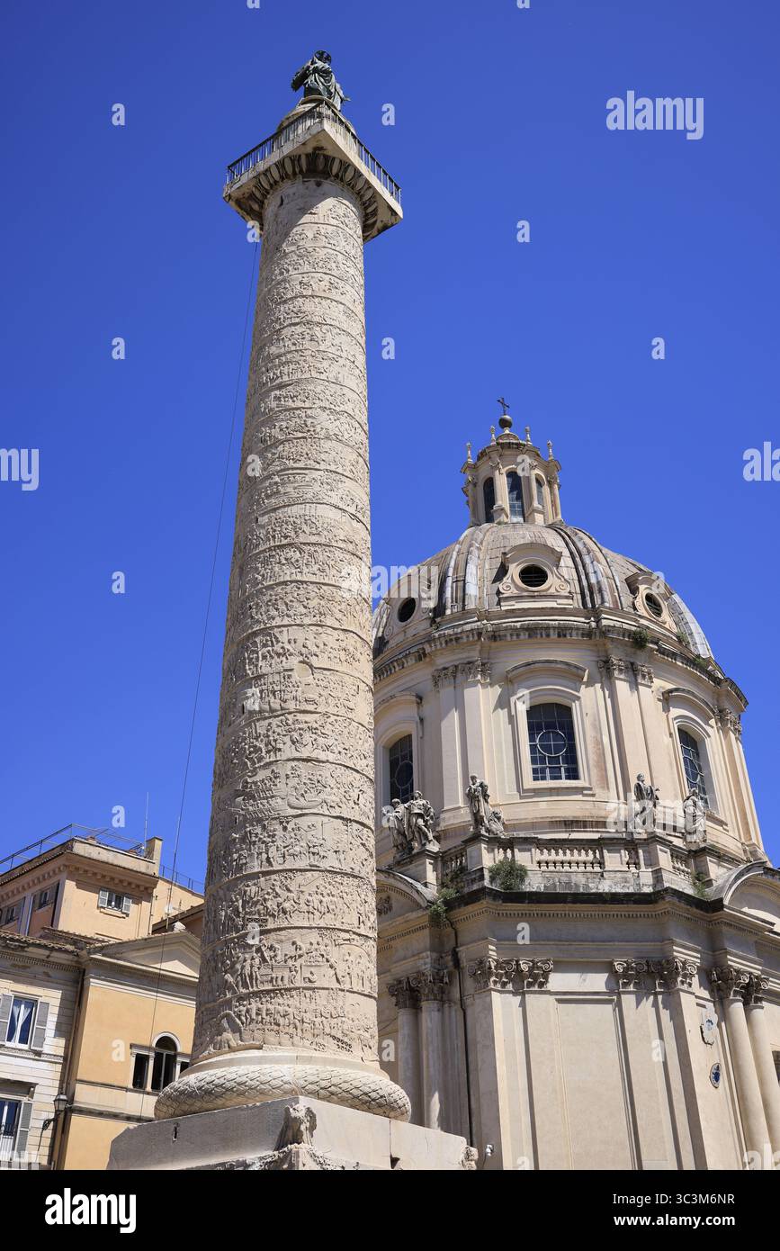 Column victory built commemorate hi-res stock photography and images ...