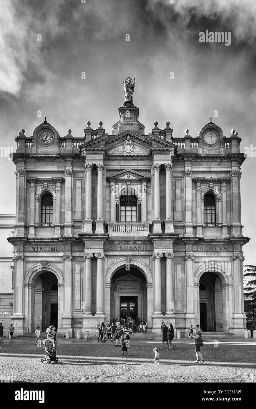POMPEI, ITALY - JULY 16: Facade of the Shrine of Our Lady of the Rosary ...