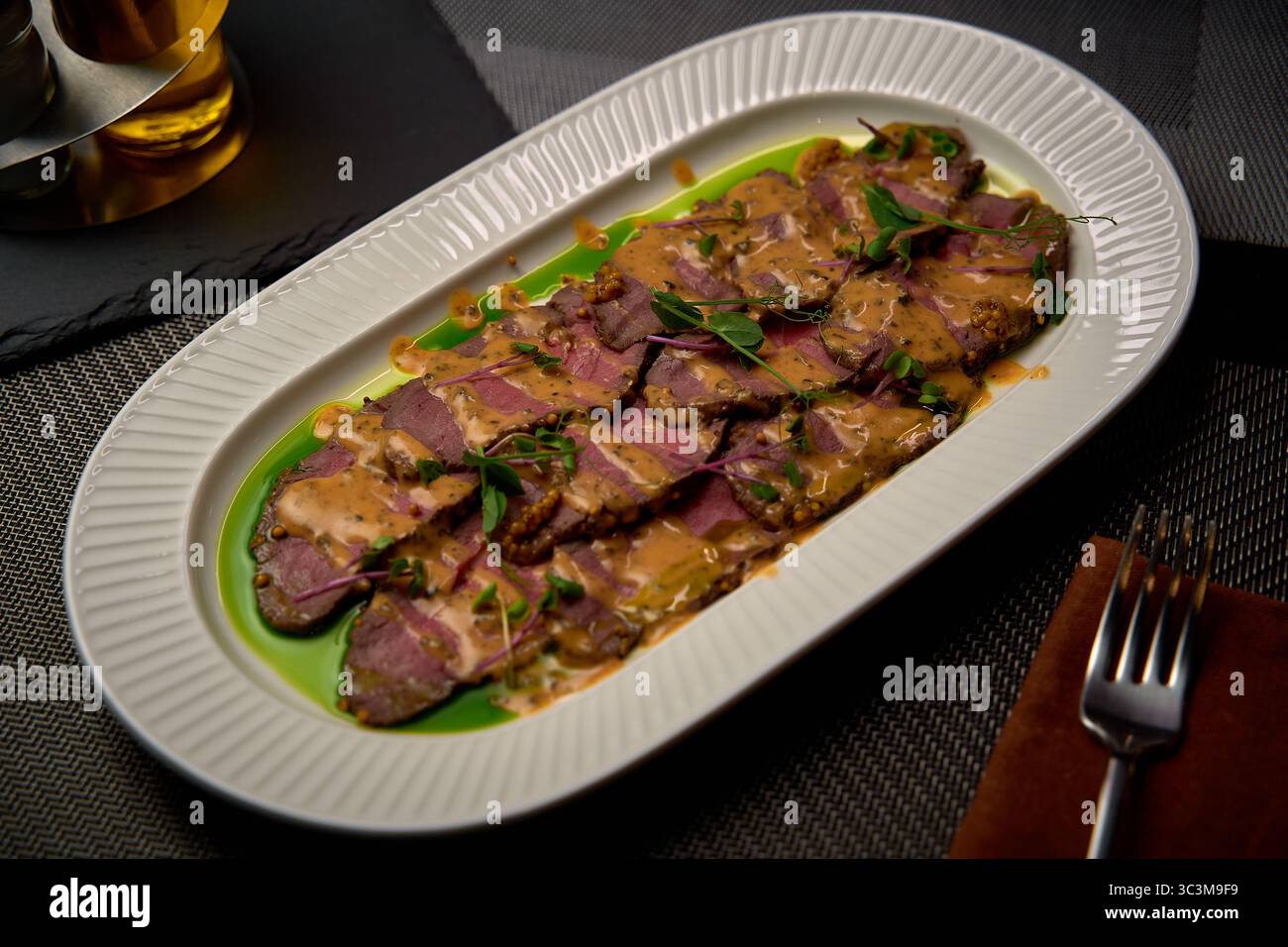 Slicedbeef hi-res stock photography and images - Alamy