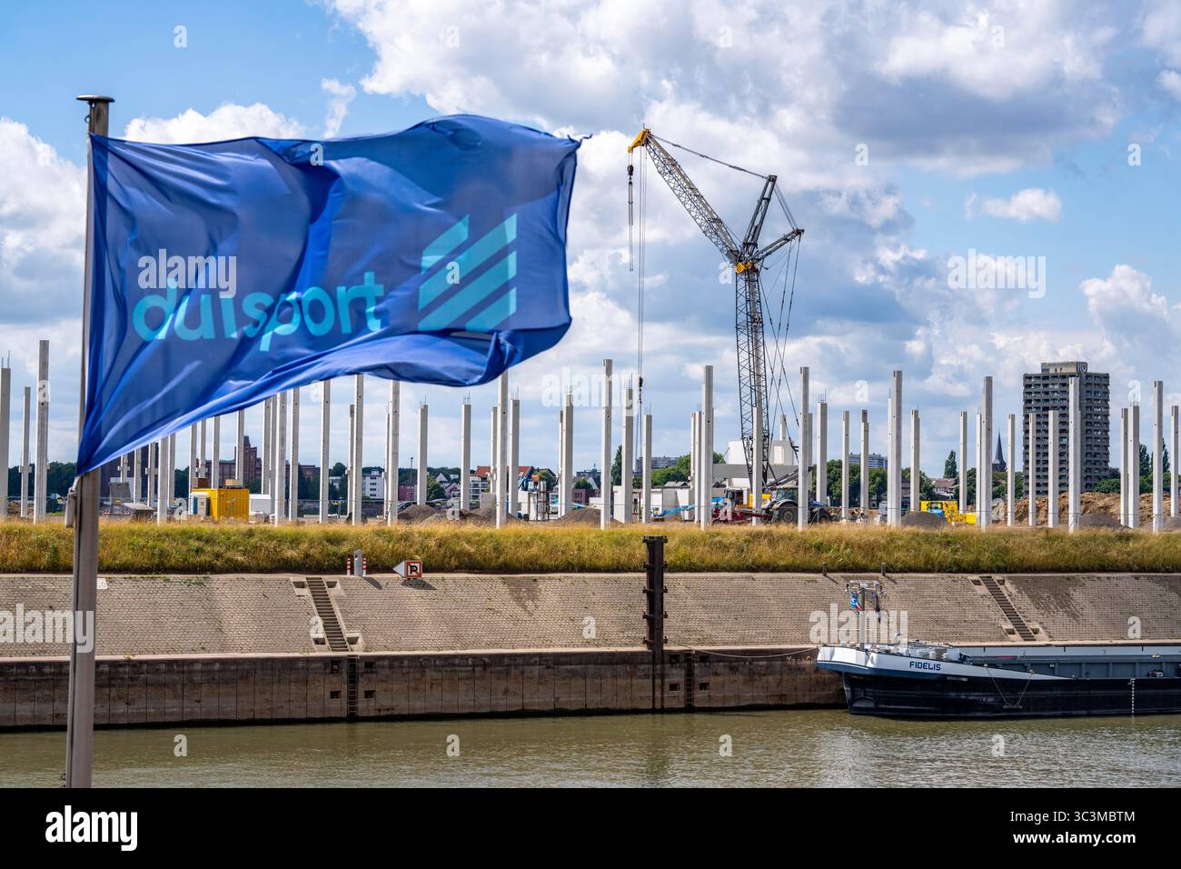 Construction of a new logistics hall on Mercatroinsel, Hall 2, next to ...