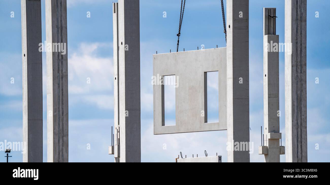 Construction of a new logistics hall on Mercatroinsel, Hall 2, next to ...