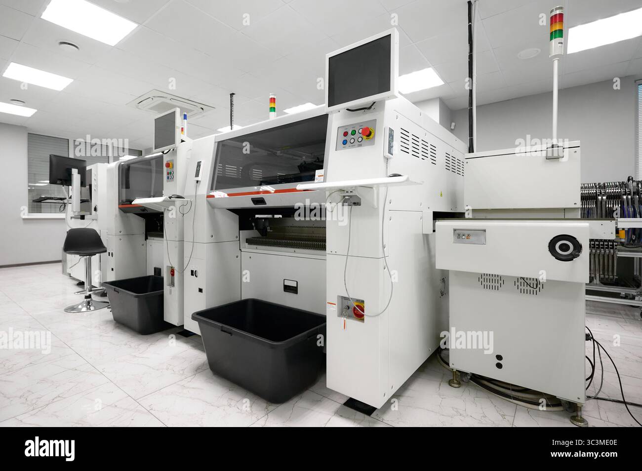 High precision smt pick hi-res stock photography and images - Alamy