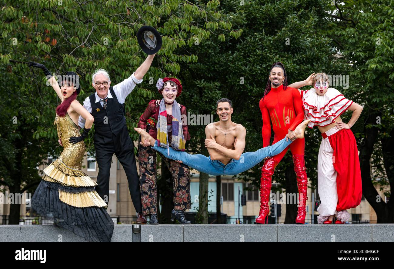 Circus performers hi-res stock photography and images - Alamy