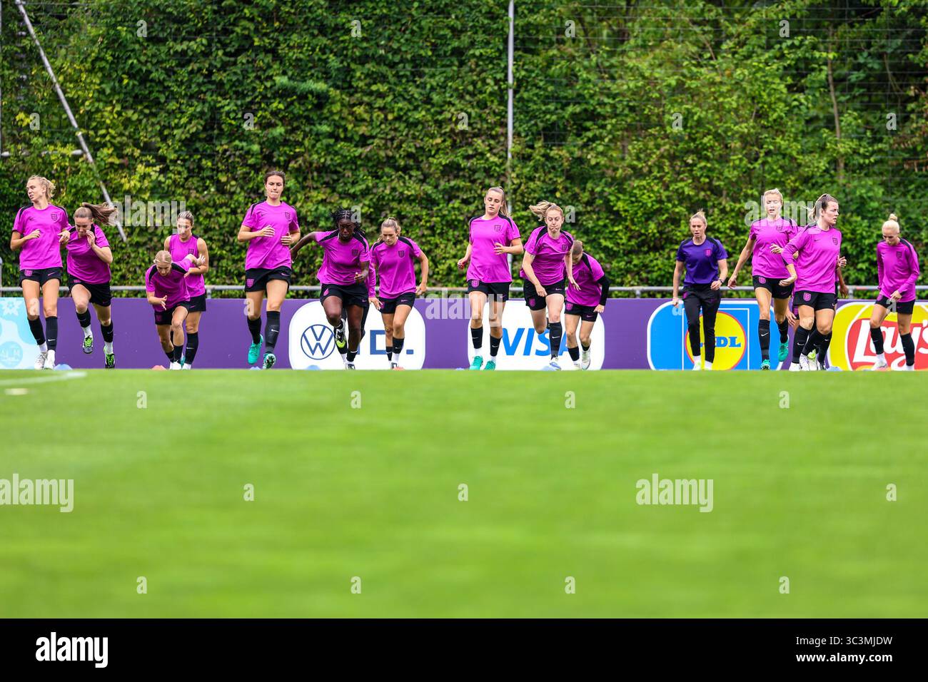 BASEL, SWITZERLAND - JULY 26: Lucy Bronze of England, Niamh Charles of ...