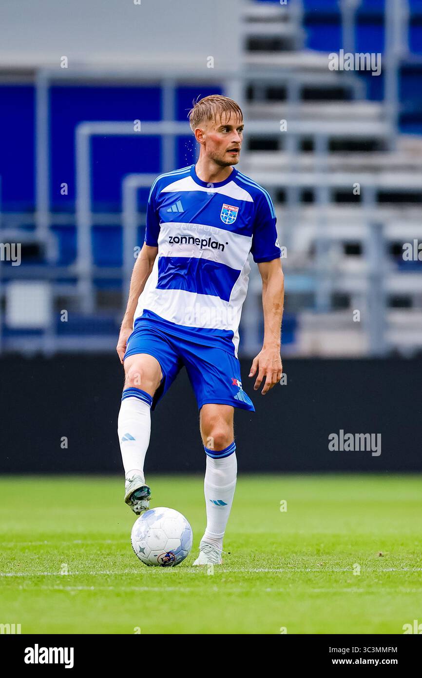 Zwolle - Simon Graves of PEC Zwolle during a friendly match in ...