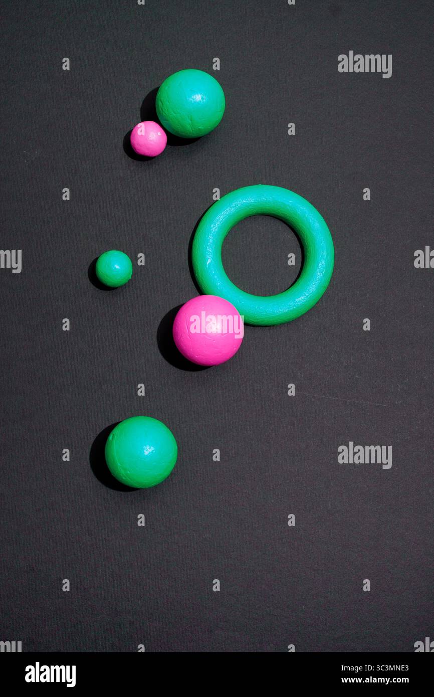 Vertical arrangement of circular forms hi-res stock photography and ...