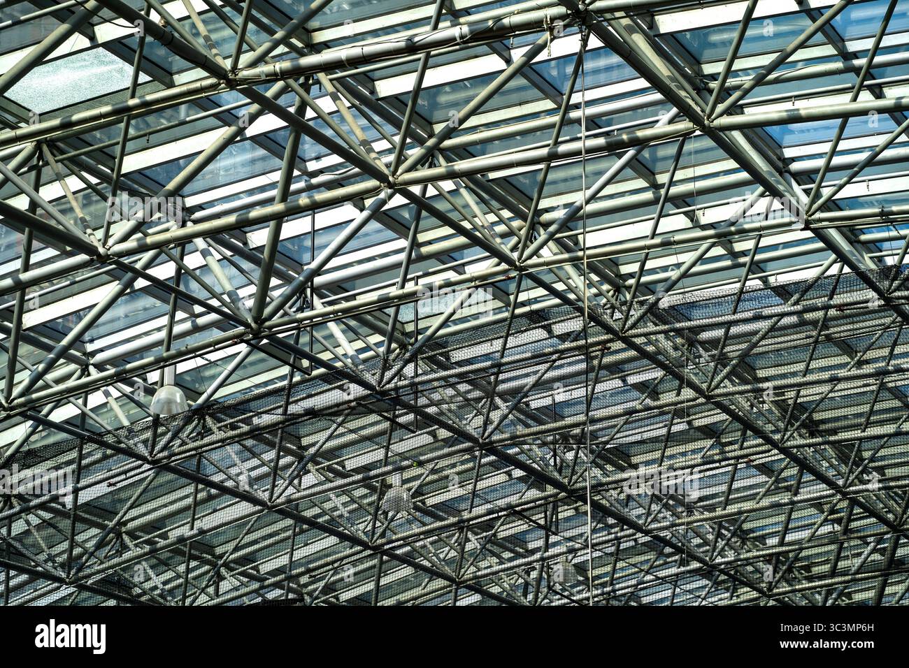 Showcasing intricate steel beams hi-res stock photography and images ...
