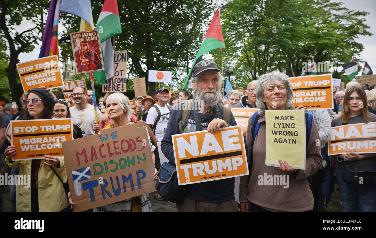 Edinburgh Scotland, UK 26 July 2025. Anti Donald Trump rally at the US ...
