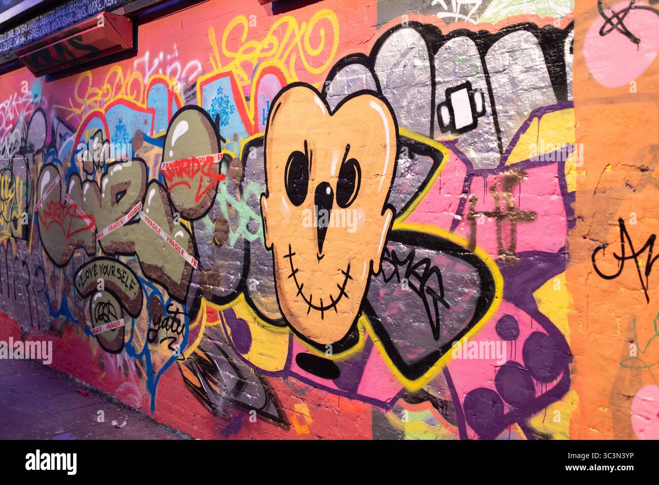Grafitti arch hi-res stock photography and images - Alamy
