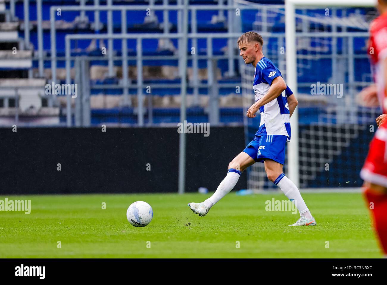 Zwolle - Simon Graves of PEC Zwolle during a friendly match in ...