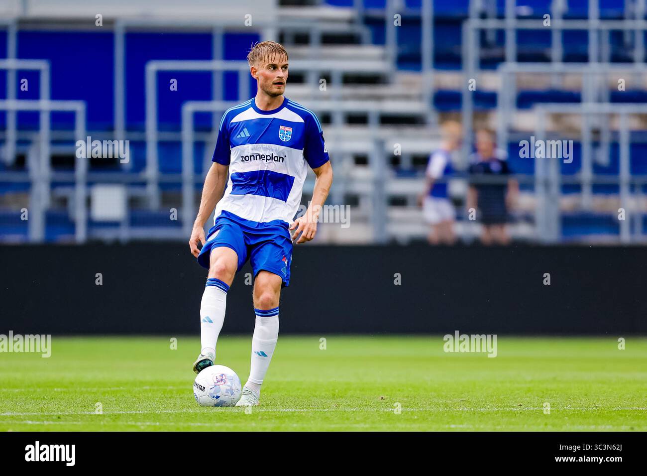 Zwolle - Simon Graves of PEC Zwolle during a friendly match in ...