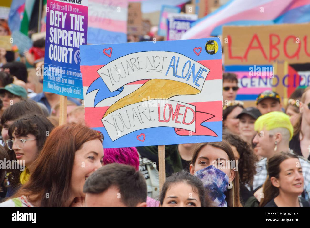 London, UK. 26th July 2025. Participants pass through Piccadilly Circus ...