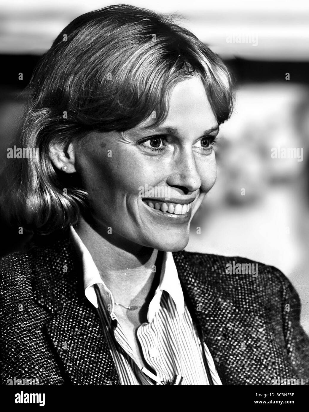 Mia Farrow. Portrait of the American actress, Maria de Lourdes Villiers ...