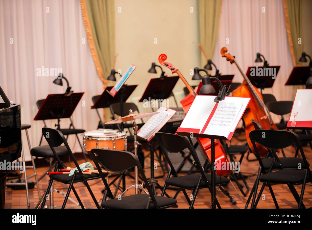 Music stands instruments set hi-res stock photography and images - Alamy