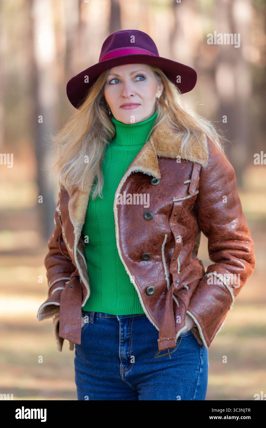 Woman in style walks hi-res stock photography and images - Alamy