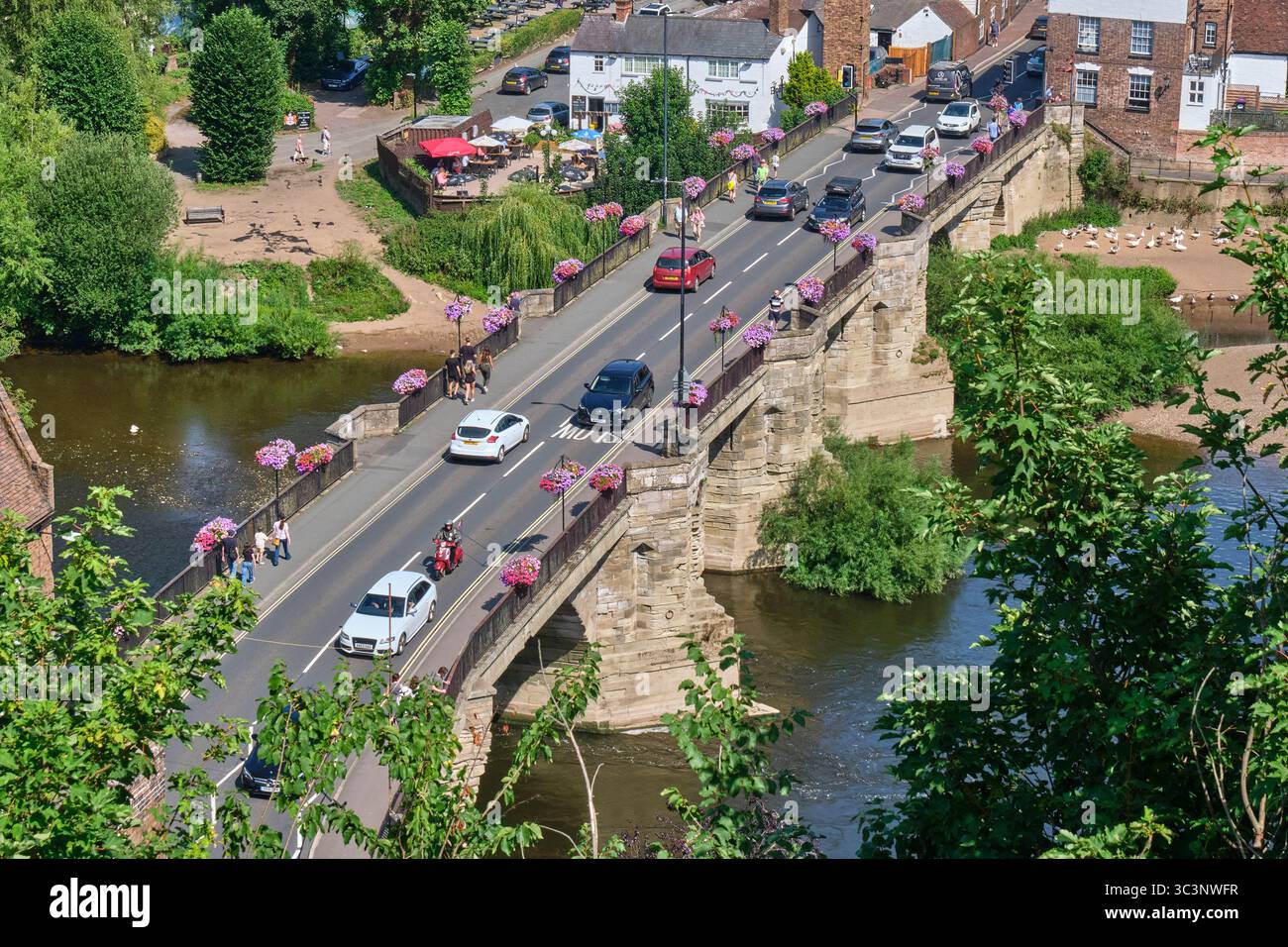 Bridge over the River Severn seen from Castle Walk, Bridgnorth ...