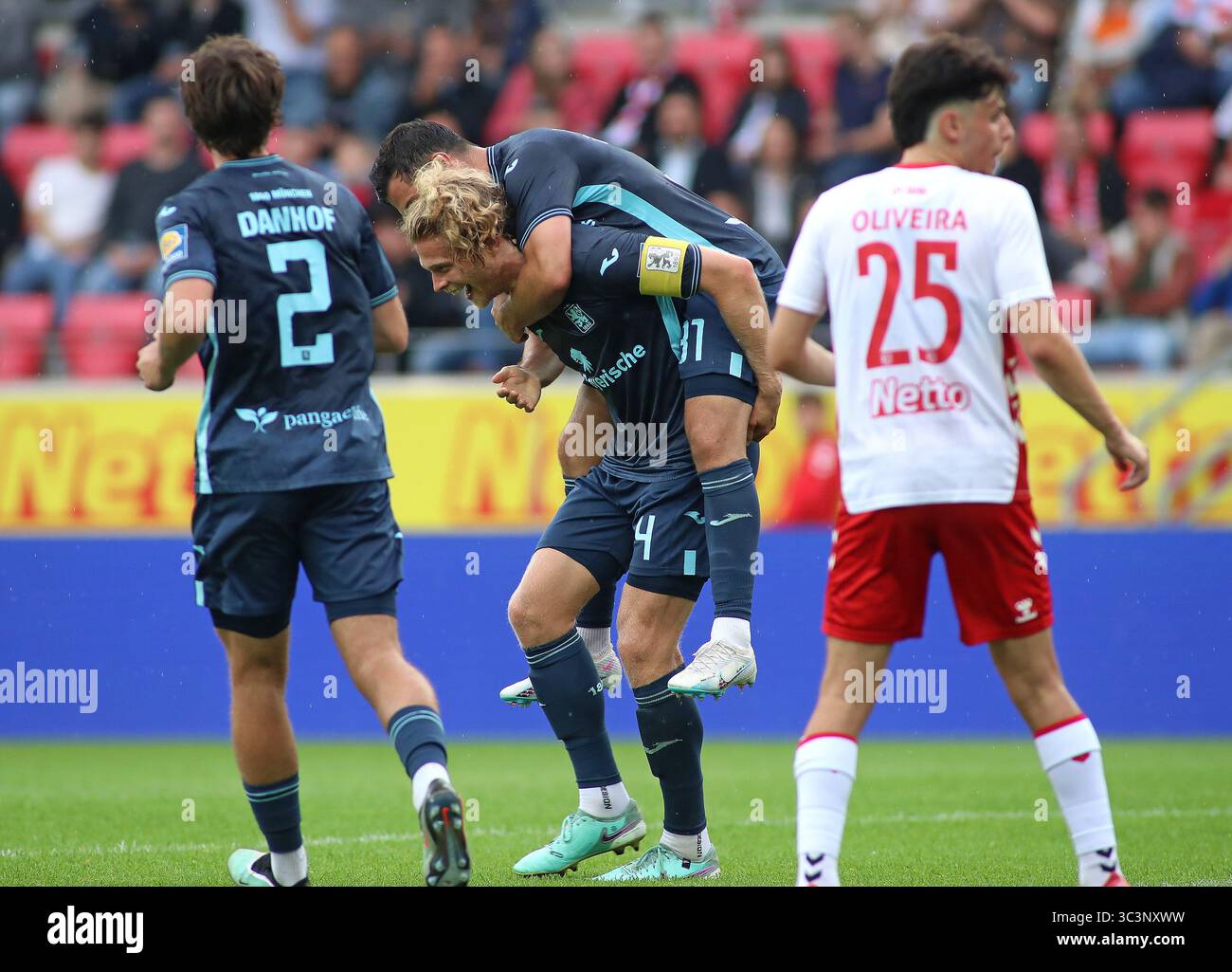 Fussball, Herren, 3.Liga, Saison 2025/2026, SSV Jahn Regensburg- TSV ...