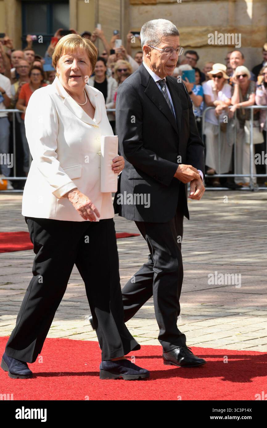 Angela Merkel und ihr Ehemann Joachim Sauer bei der Eroeffnung der ...