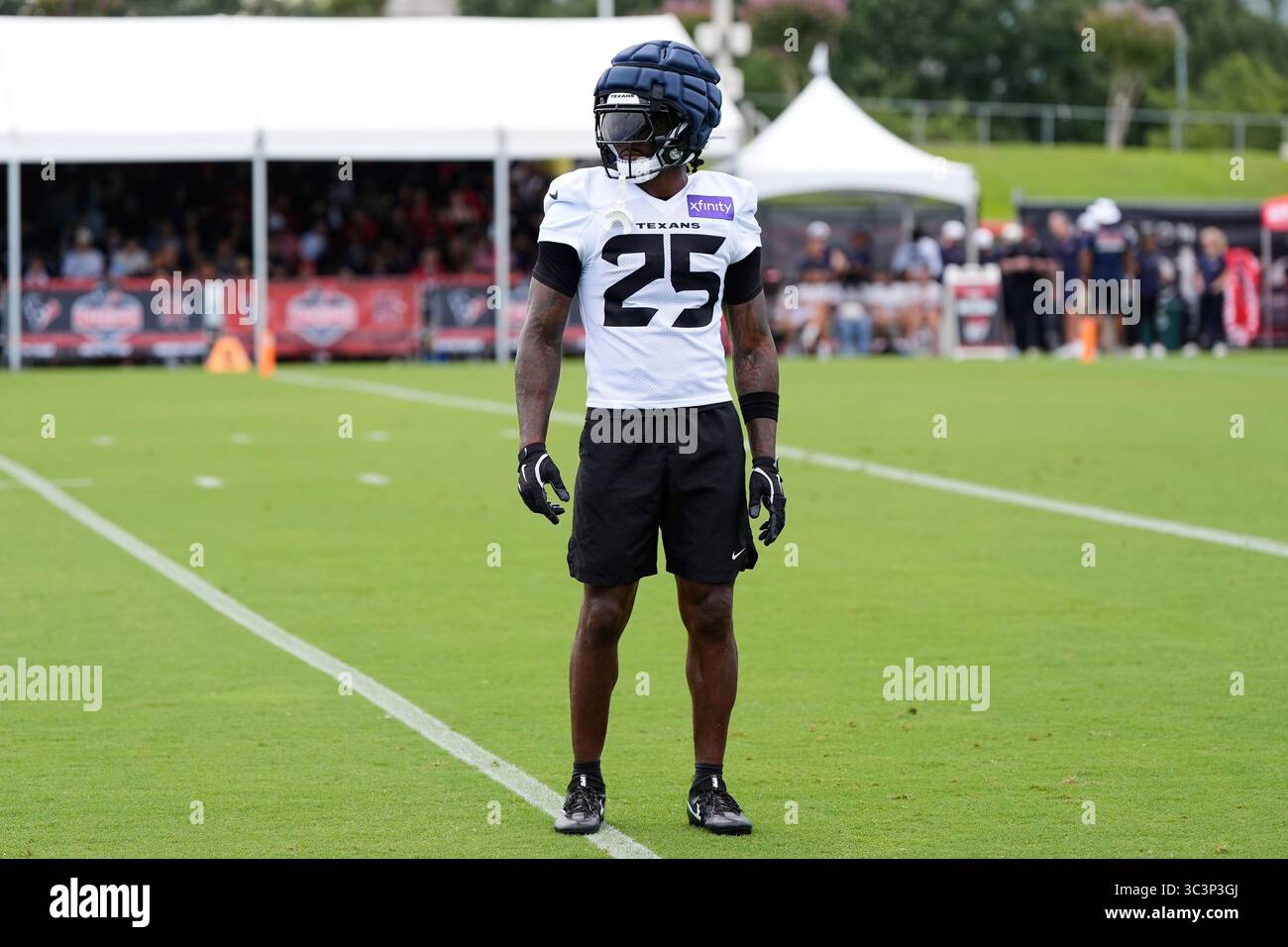Houston Texans safety Russ Yeast (25) works out during Back Together ...