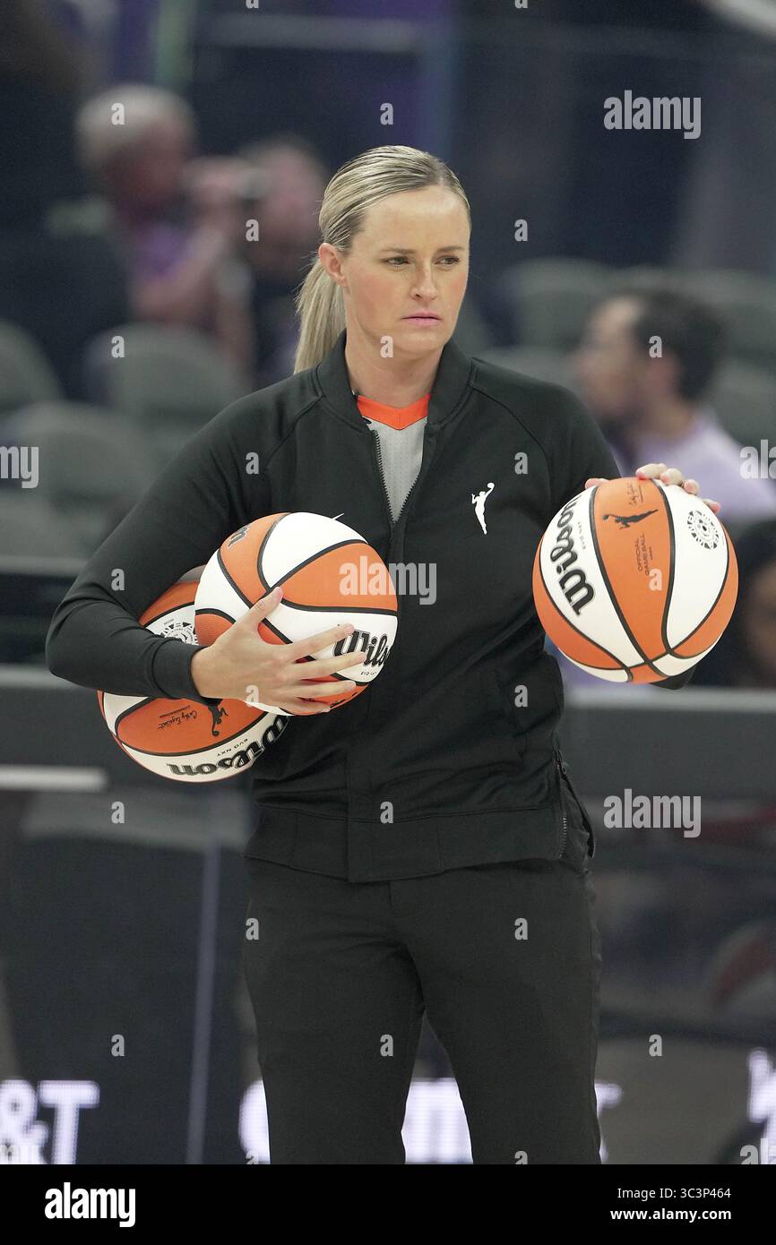 Referee sarah williams hi-res stock photography and images - Alamy