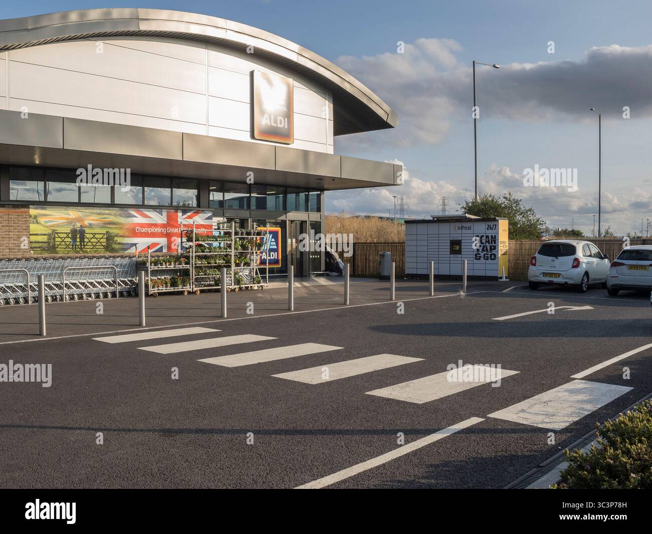 Sheerness, Kent, UK. 26th July, 2025. A 'pointless' zebra crossing ...