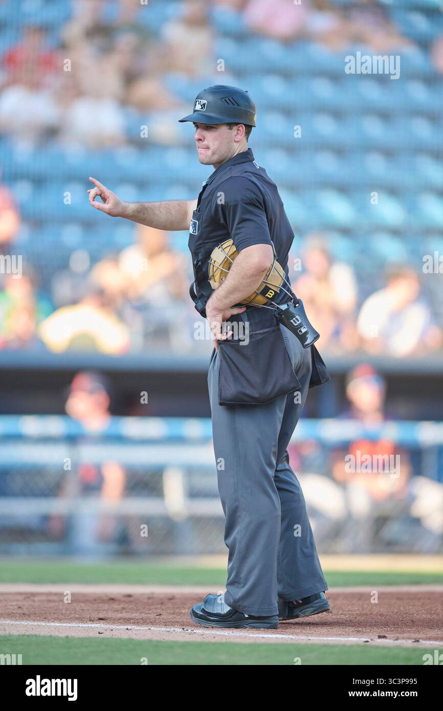 Complete umpire John Reed during a game the Bowling Green Hot Rods and ...