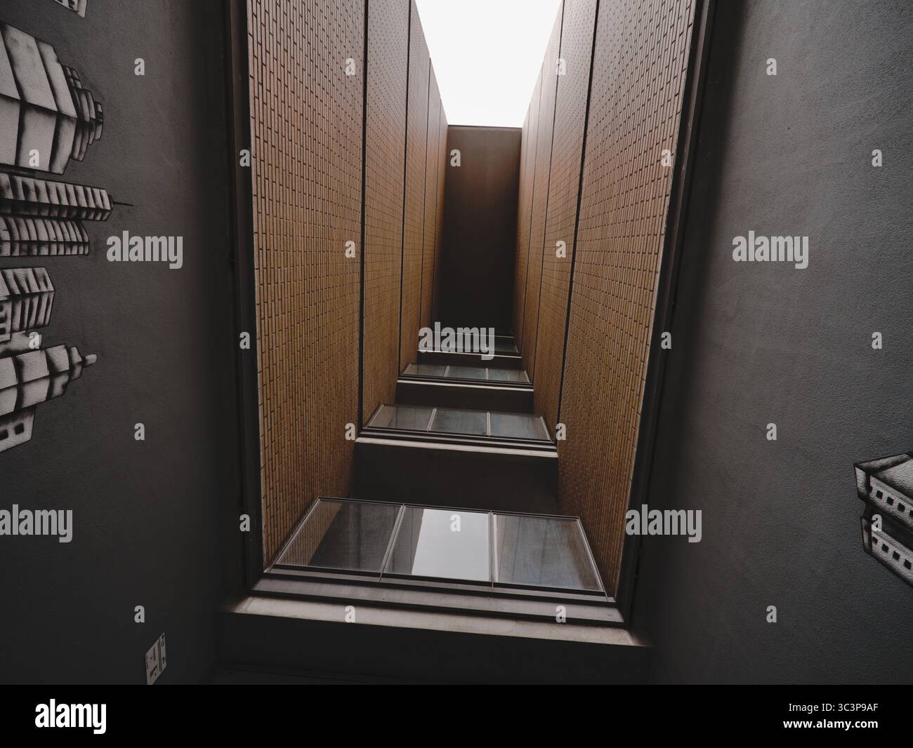 Reflective design contrasts hi-res stock photography and images - Alamy