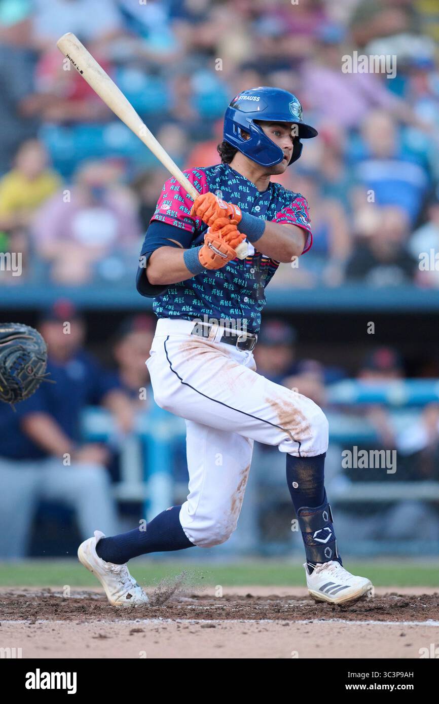 Asheville Hippies Chase Jaworsky (3) at bat during a game against the ...