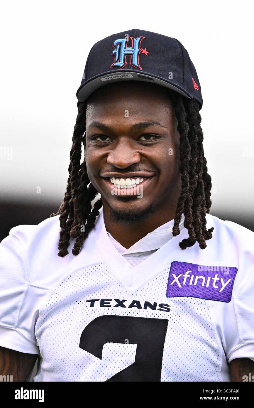 Houston Texans safety Calen Bullock (2) walks in prior to the team's ...